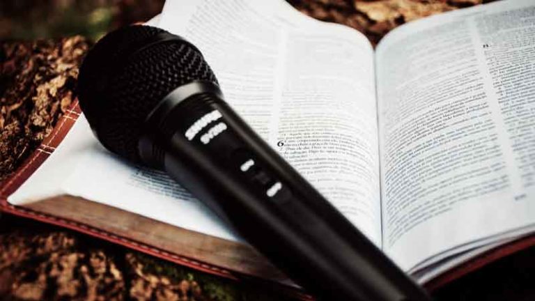 Best Wireless Handheld Microphones for Church - Top Picks from $75 ...
